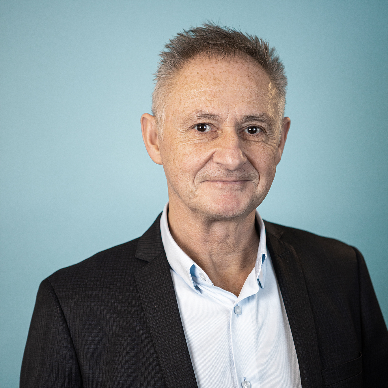 CONTACT | JFL Retail